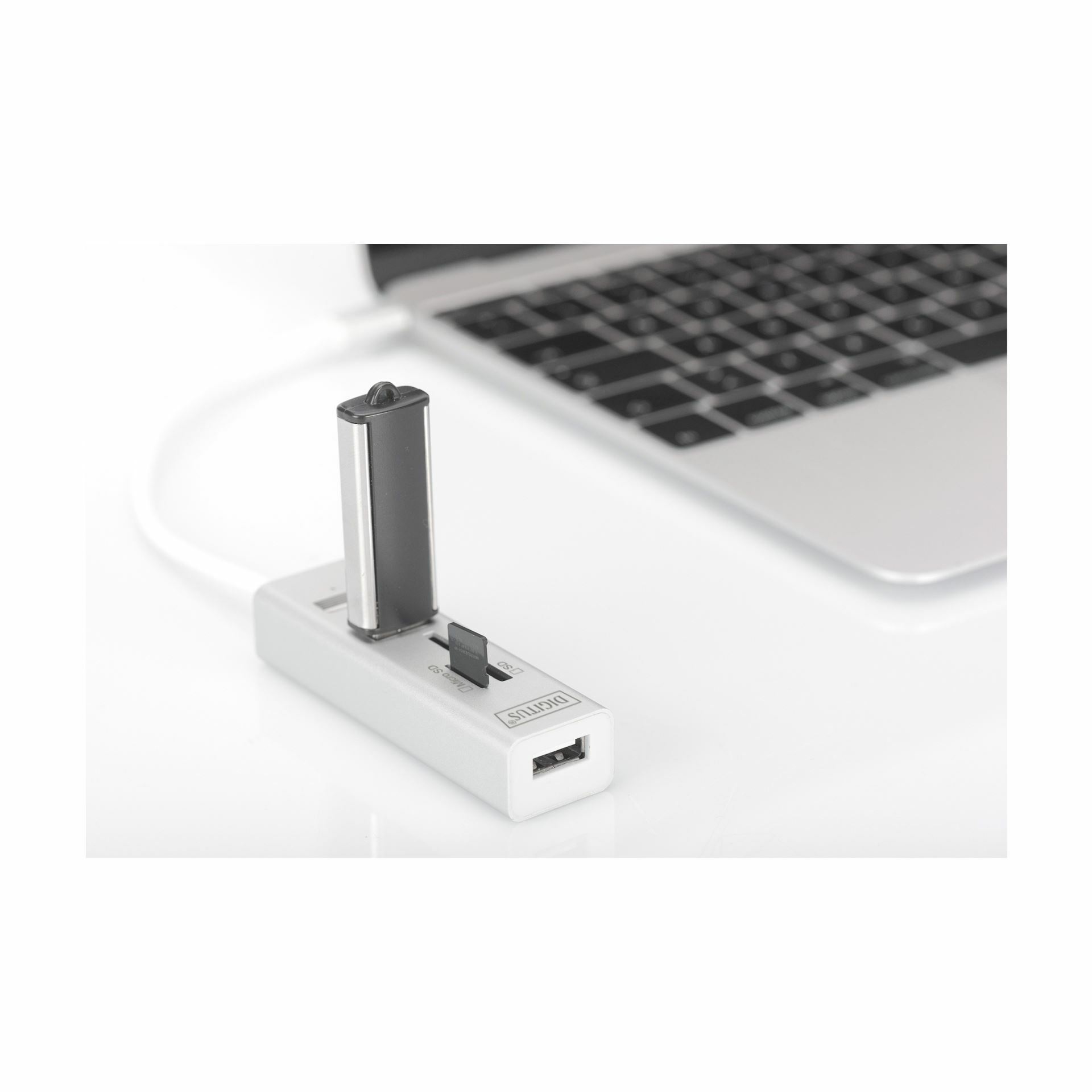 Digitus hub USB 3xA + TipC + čitalec kartic DA-70243 - TechTrade