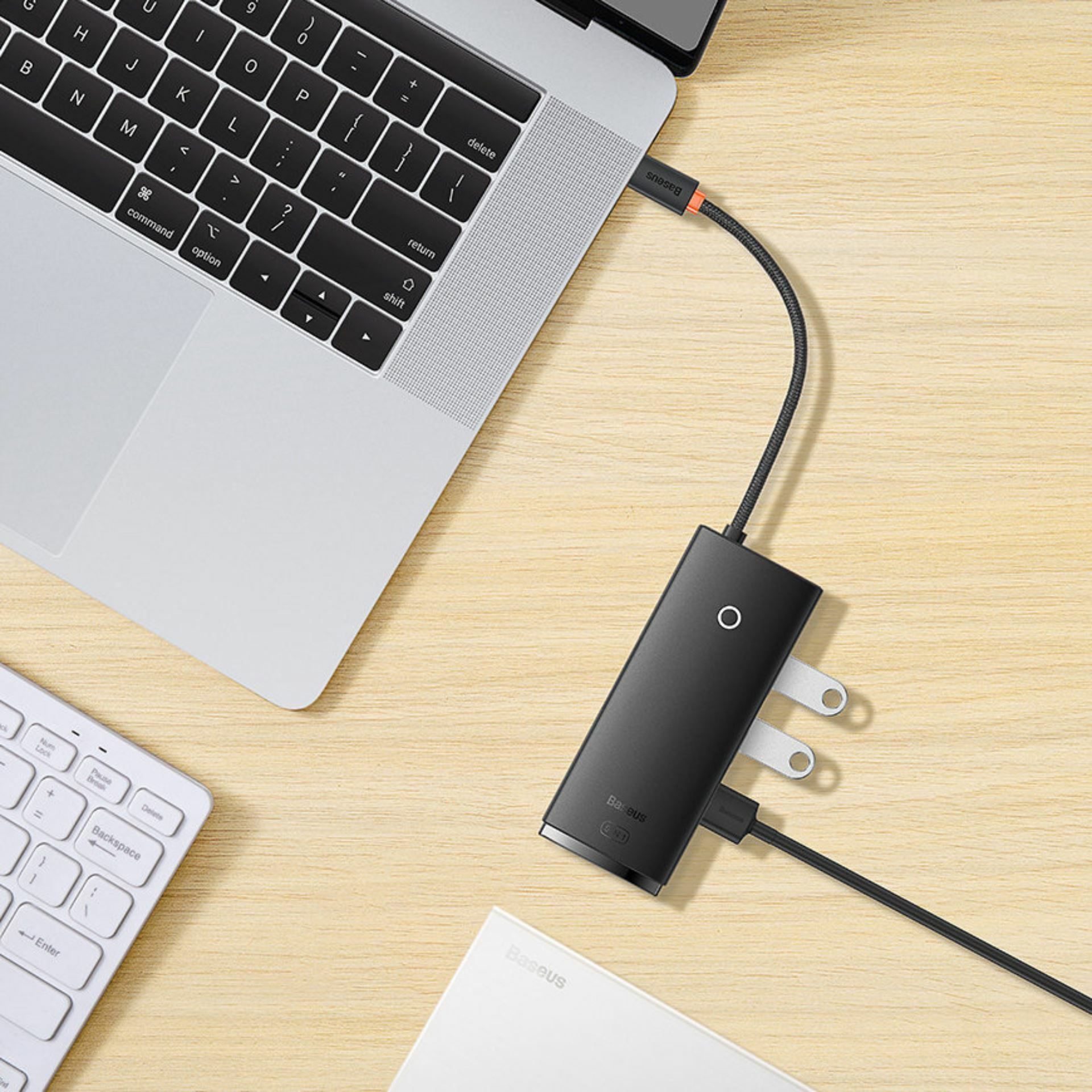 Baseus priklopna postaja USB 3.1 TipC 5v1 4K črn WKQX040001 - TechTrade